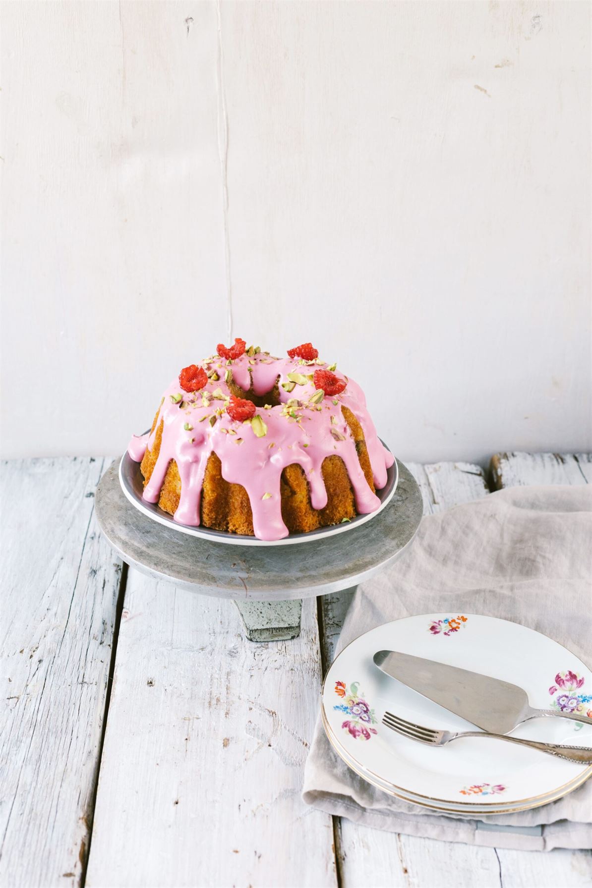 Raspberry and pistachio Bundt cake | Pastas Gallo