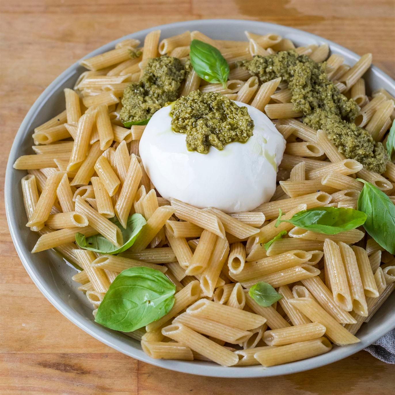 Plumas rayadas integrales|con pesto y burrata - Pastas Gallo : Pastas Gallo